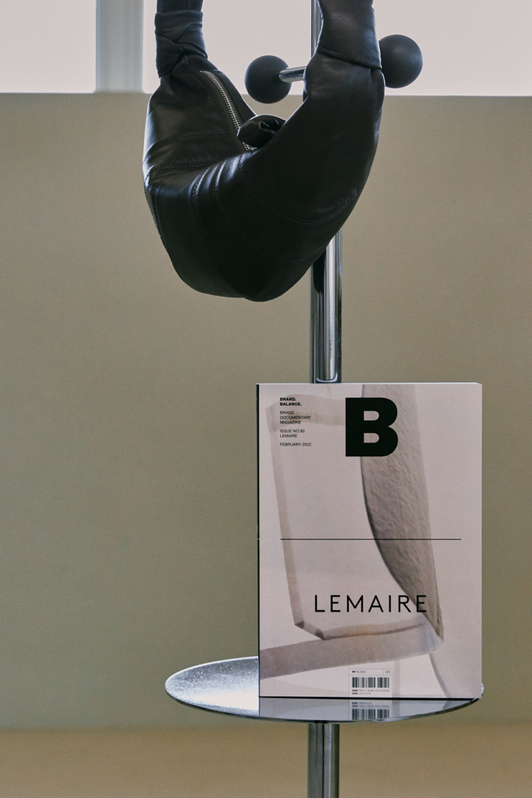 MAGAZINE B - Studio BATON